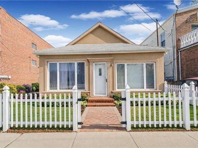 house with 3 bedroom, Brooklyn NY DLS101780711