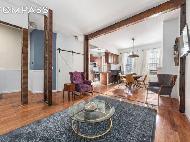 house with 3 bedroom, Brooklyn NY DLS101799709