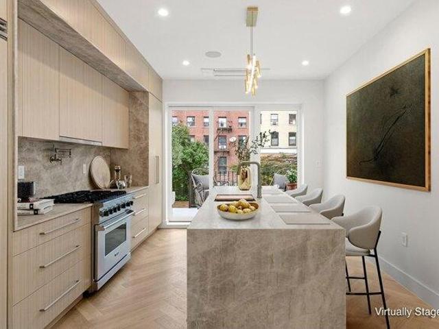house with 3 bedroom, Brooklyn NY DLS101800434