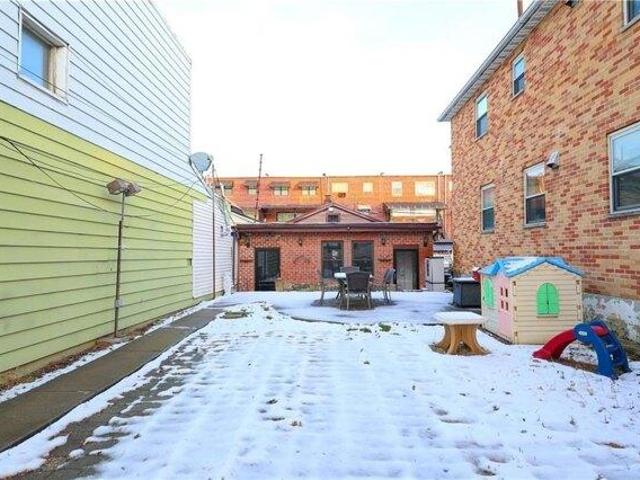 house with 3 bedroom, Brooklyn NY DS101801525