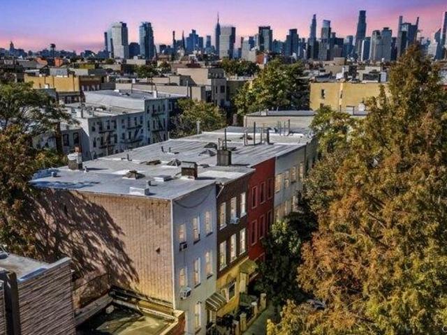 house with 3 bedroom, Brooklyn NY DS102281421