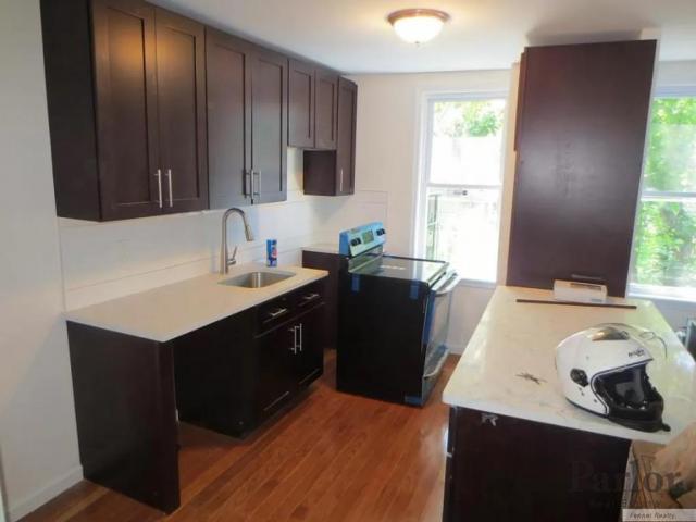 house with 3 bedroom, Brooklyn NY DS64673934
