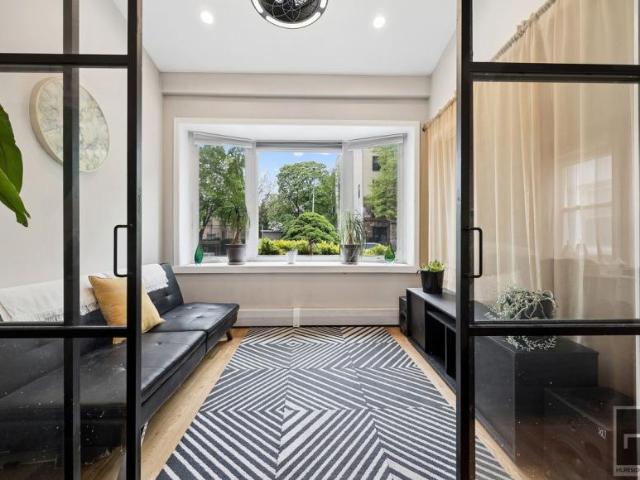 house with 3 bedroom, BROOKLYN NY ES102088672