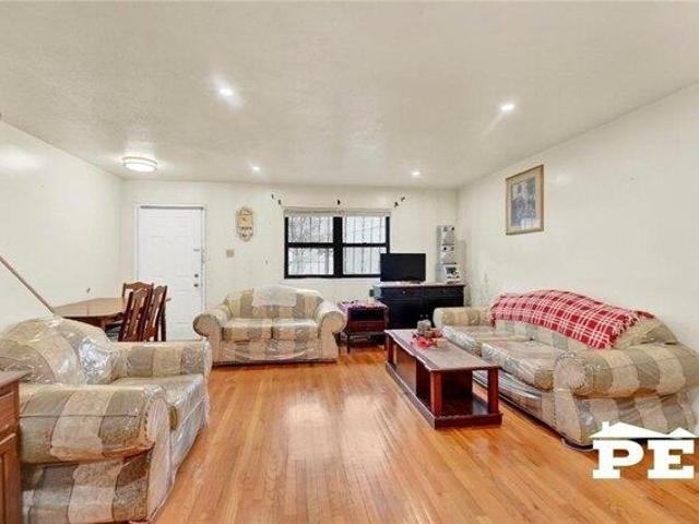 house with 3 bedroom, Brooklyn NY ES103601331