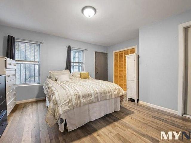 house with 3 bedroom, Brooklyn NY ES103620516