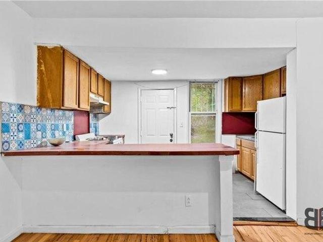 house with 3 bedroom, Brooklyn NY ES103620866