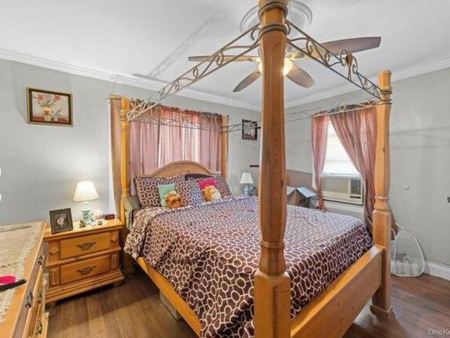 house with 3 bedroom, Brooklyn NY ES103622000