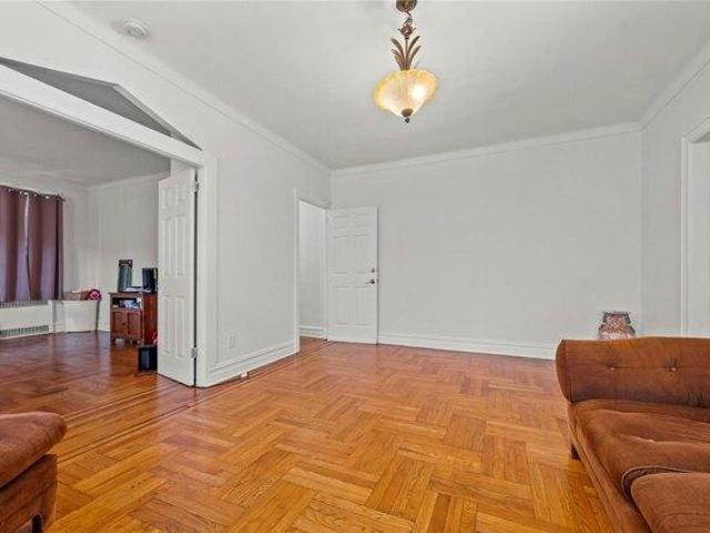 house with 3 bedroom, Brooklyn NY ES103623947