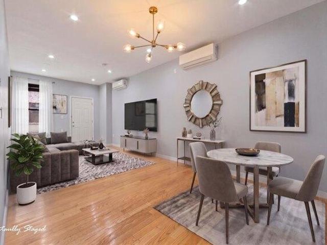 house with 3 bedroom, Brooklyn NY ES104901850