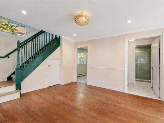 house with 3 bedroom, Brooklyn NY ES105203952