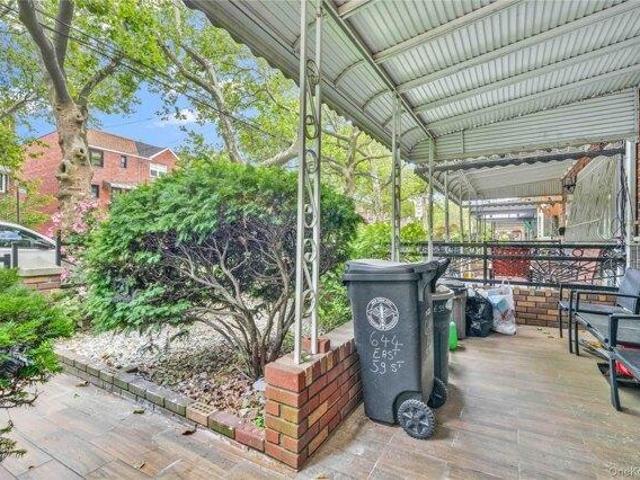 house with 3 bedroom, Brooklyn NY ES105204587