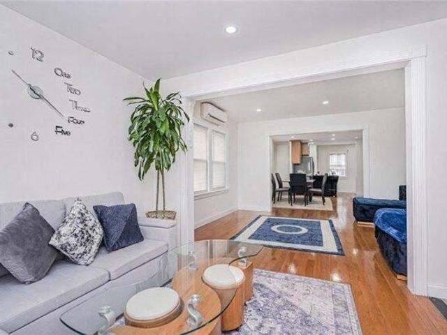 house with 3 bedroom, Brooklyn NY ES105205216
