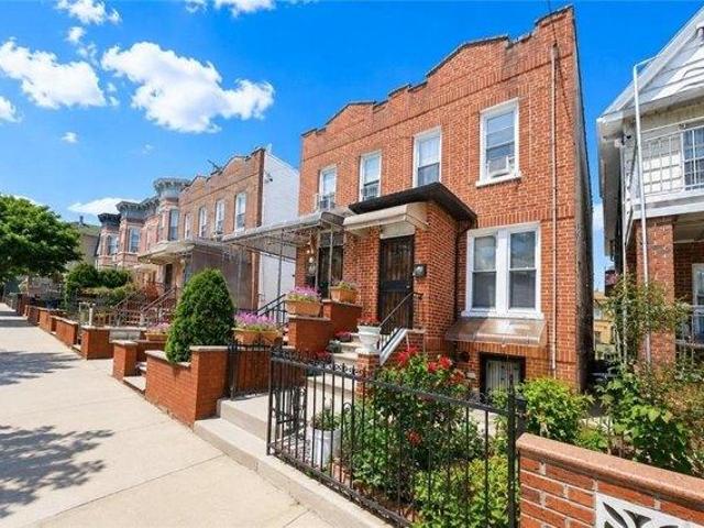 house with 3 bedroom, Brooklyn NY ES105205396