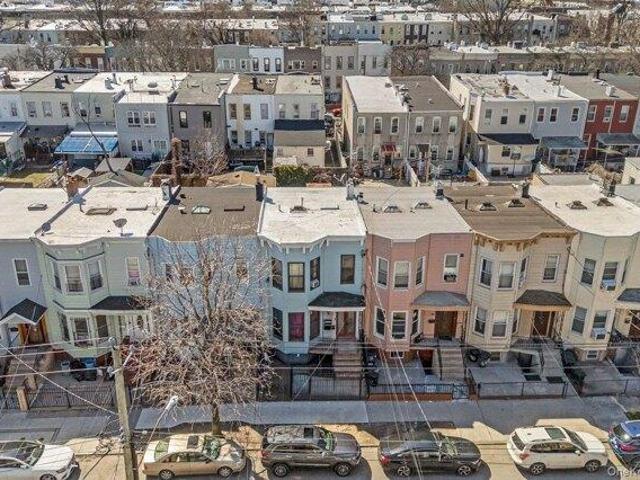 house with 3 bedroom, Brooklyn NY ES105208252