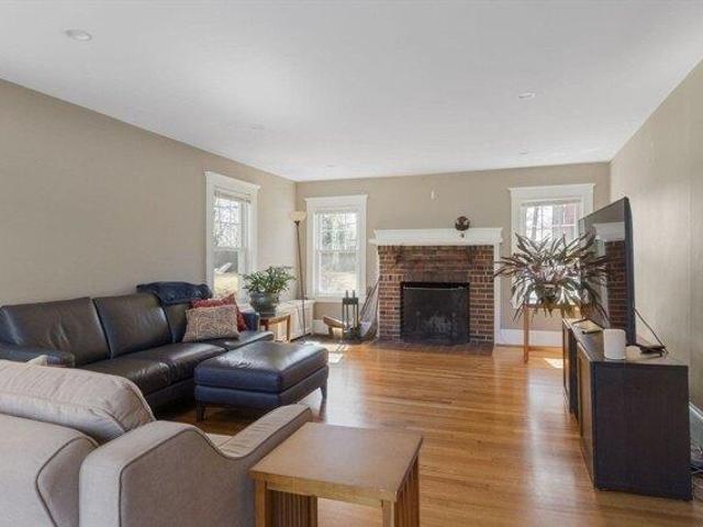 house with 3 bedroom, Brookline MA DS102155729