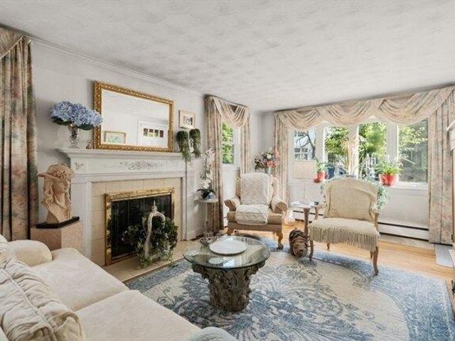 house with 3 bedroom, Brookline MA ES103885168