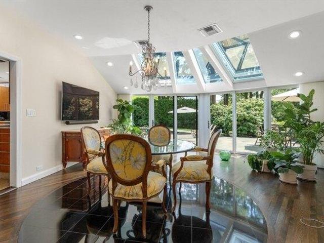 house with 3 bedroom, Brookline MA ES103018602