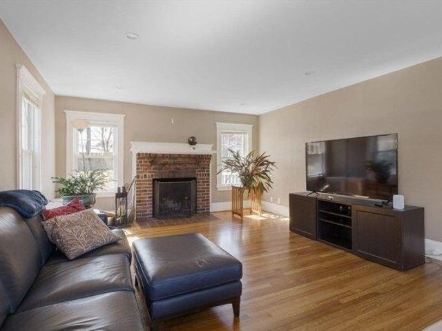 house with 3 bedroom, Brookline MA ES103019190