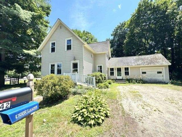 house with 3 bedroom, Brookline NH ES105116420