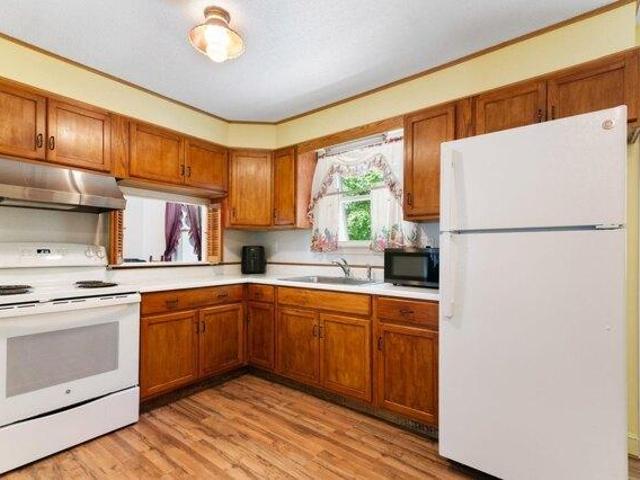 house with 3 bedroom, Brattleboro VT DS104009908