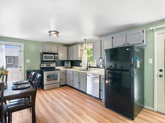 house with 3 bedroom, Brattleboro VT ES104008822