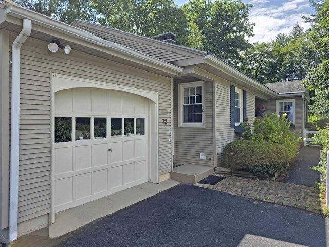 house with 3 bedroom, Brattleboro VT ES104869357