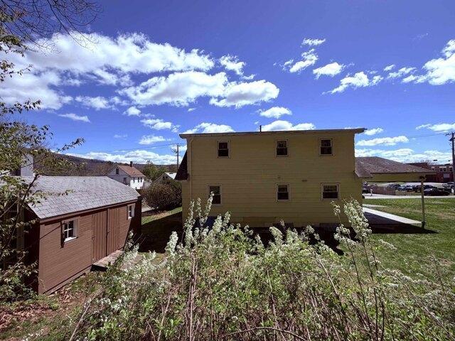 house with 3 bedroom, Brattleboro VT ES105106994