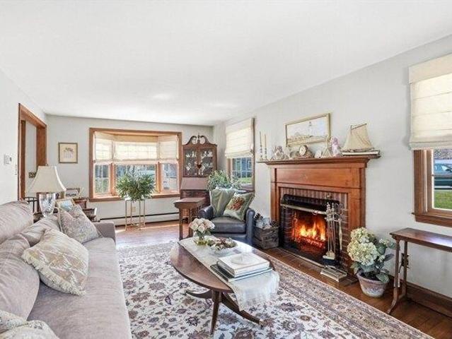 house with 3 bedroom, Braintree MA DS102585690