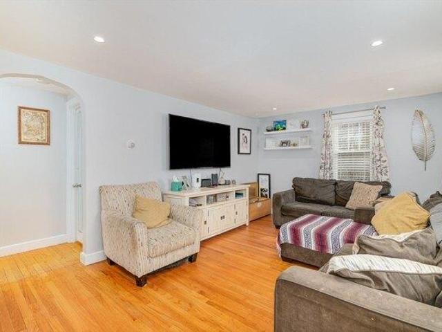 house with 3 bedroom, Braintree MA ES102960151