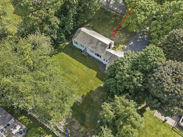 house with 3 bedroom, Braintree MA ES103663540