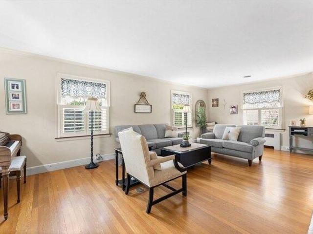 house with 3 bedroom, Braintree MA ES103665217