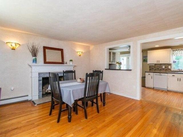 house with 3 bedroom, Braintree MA ES103927934