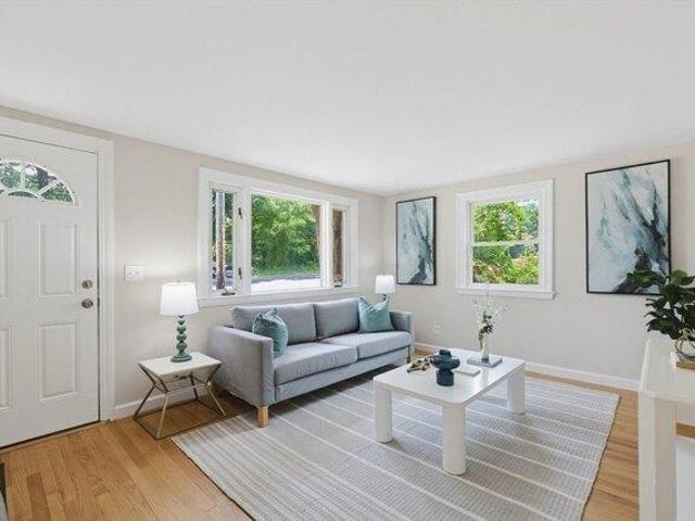 house with 3 bedroom, Braintree MA ES103969321