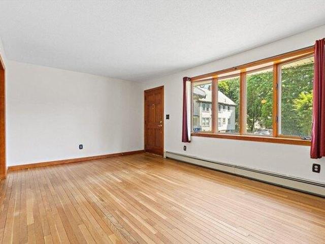 house with 3 bedroom, Braintree MA ES104265428