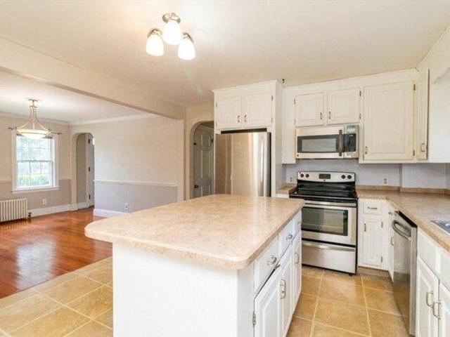 house with 3 bedroom, Braintree MA ES104296667