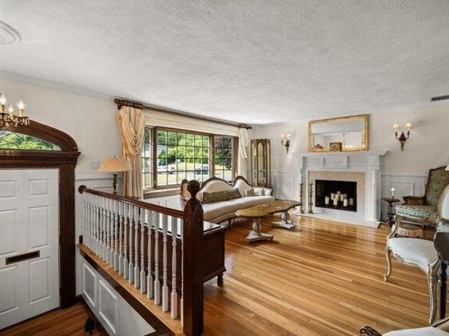 house with 3 bedroom, Braintree MA ES105096451