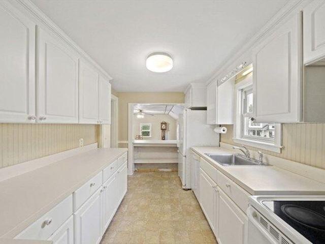 house with 3 bedroom, Braintree MA ES105233445