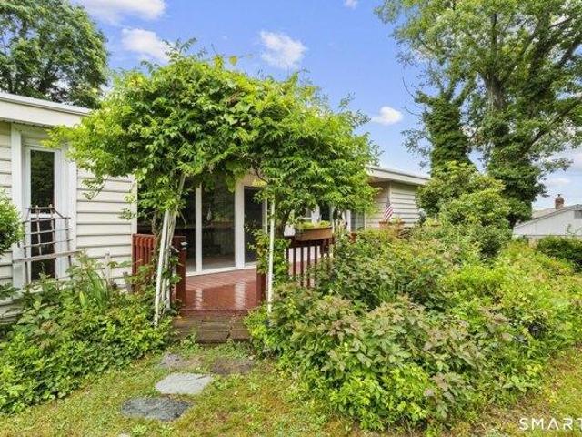 house with 3 bedroom, Branford CT ES104331660