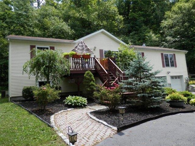 house with 3 bedroom, Brewster NY ES105191551