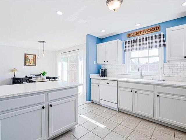 house with 3 bedroom, Brentwood NH DS102118553