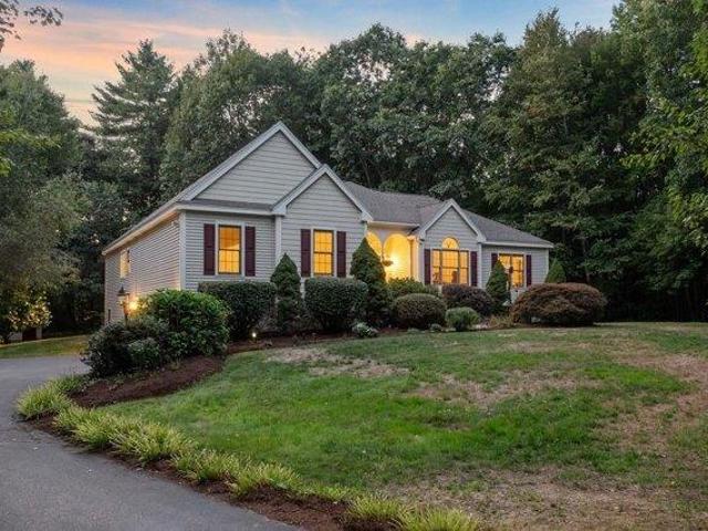 house with 3 bedroom, Brentwood NH DS102255789