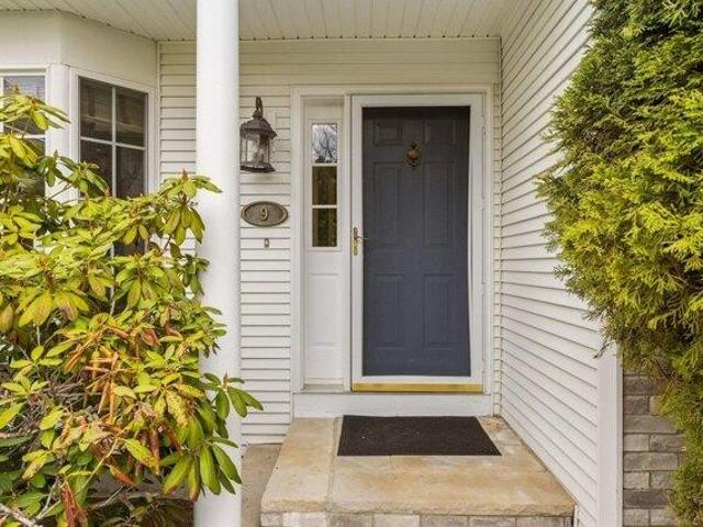 house with 3 bedroom, Brentwood NH DS102285401