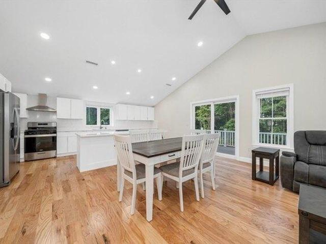 house with 3 bedroom, Brentwood NH DS104151505