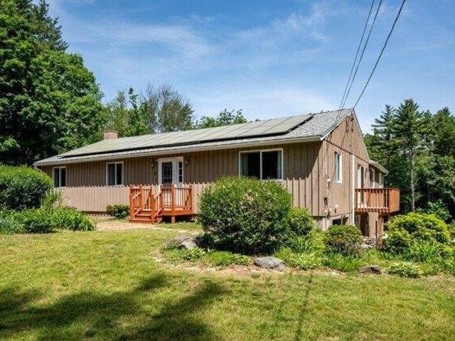 house with 3 bedroom, Brentwood NH ES105108617