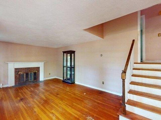 house with 3 bedroom, Bridgewater MA ES105093108