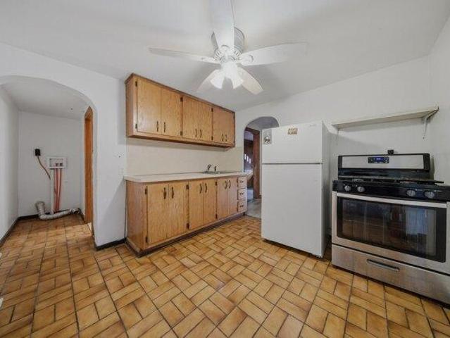house with 3 bedroom, Bridgeport CT DLS101629237