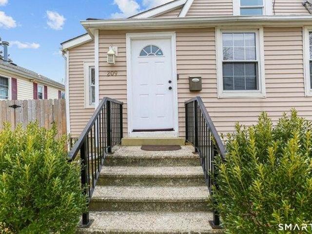 house with 3 bedroom, Bridgeport CT DLS101800886