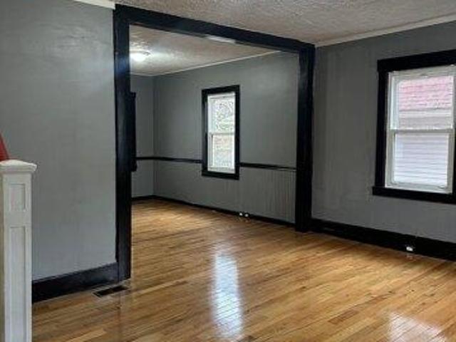 house with 3 bedroom, Bridgeport CT DLS102443633