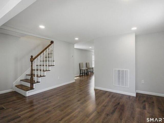 house with 3 bedroom, Bridgeport CT DS104114410