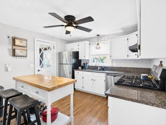 house with 3 bedroom, Bridgeport CT DS104261561
